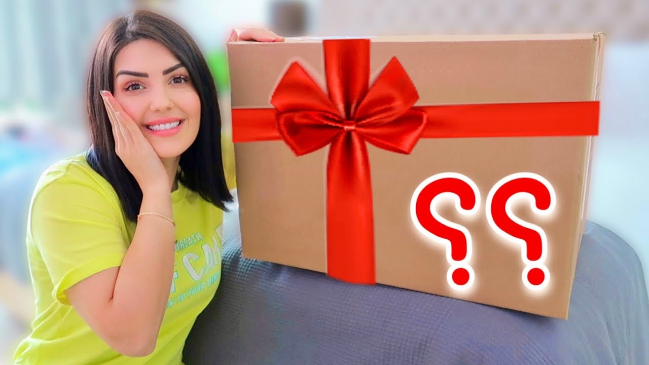 فاجأني زوجي بأكبر صندوق هدايا 🎁 اشياء بتجنن 😍 Youtube