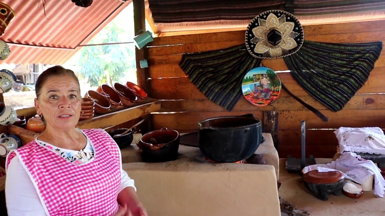 como hacer pepena en salsa roja - YouTube