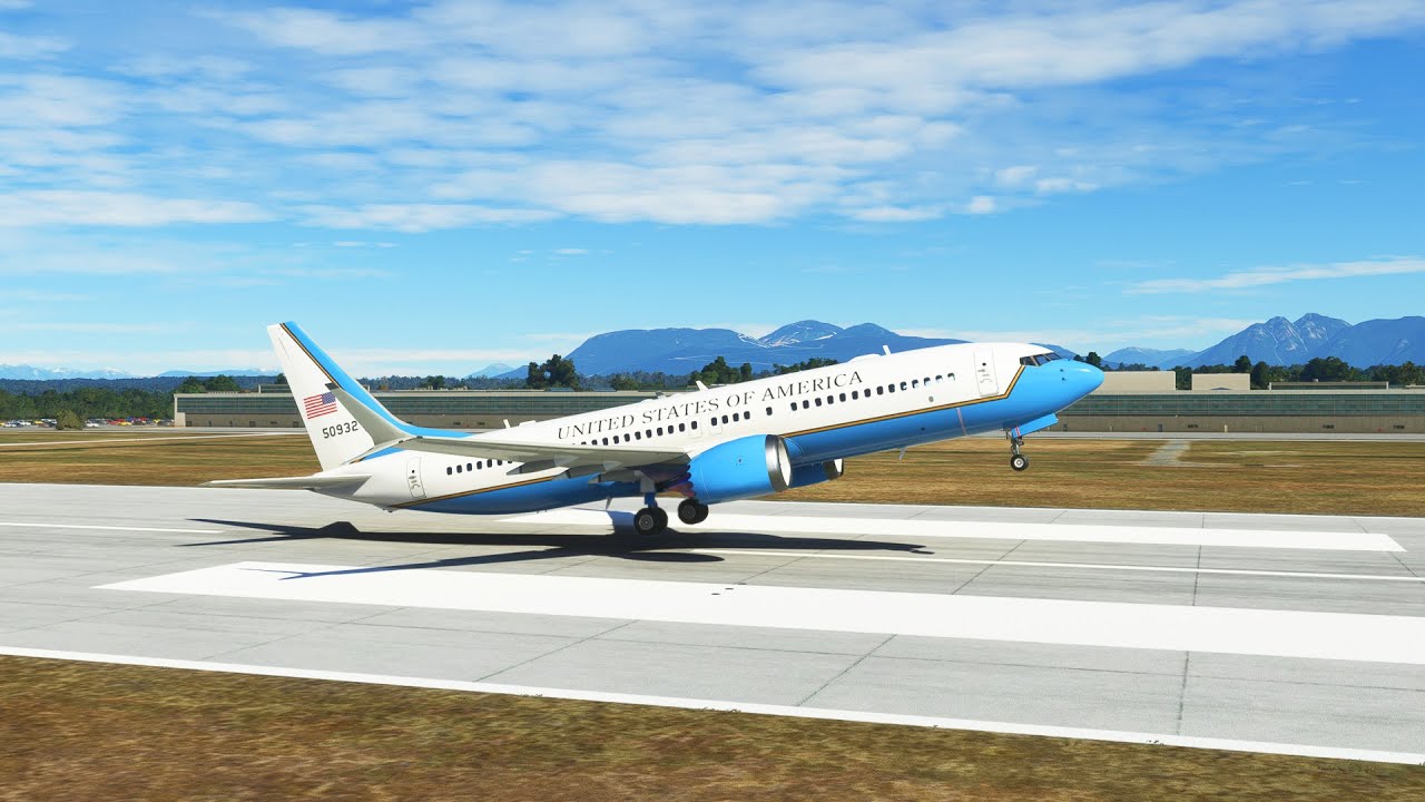 DANGEROUS LANDING BOEING 737 smoot landing at Vancouver International ...