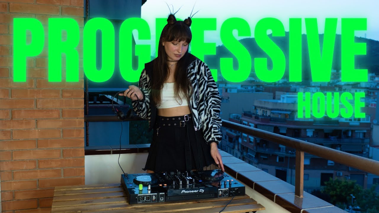 Progressive House & Melodic Techno mix. DJ set with the darkening sky ...