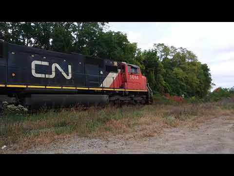 CN Eastbound at Bayview Jct. - YouTube