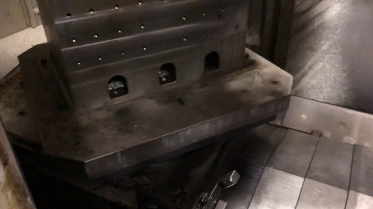 OKK HM-1250S CNC Horizontal Machining Center - YouTube