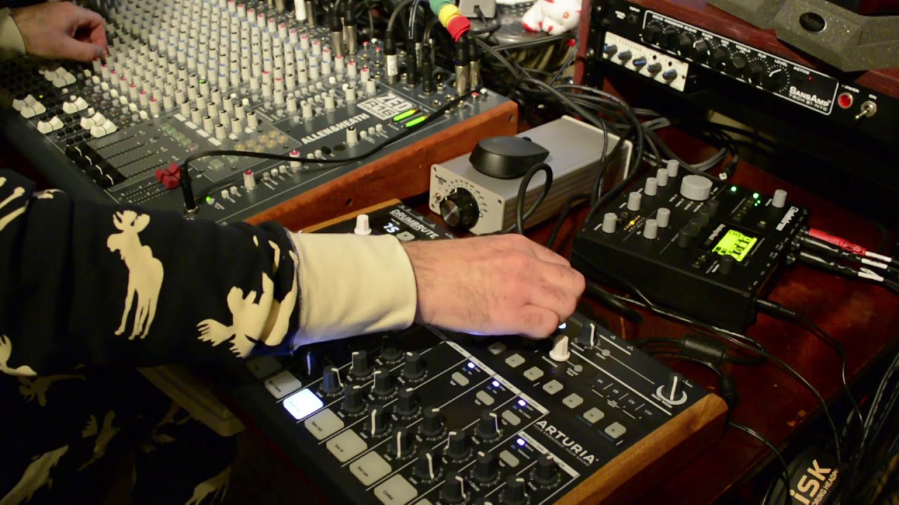 Vintage Riddim Series - African Beat Riddim - YouTube