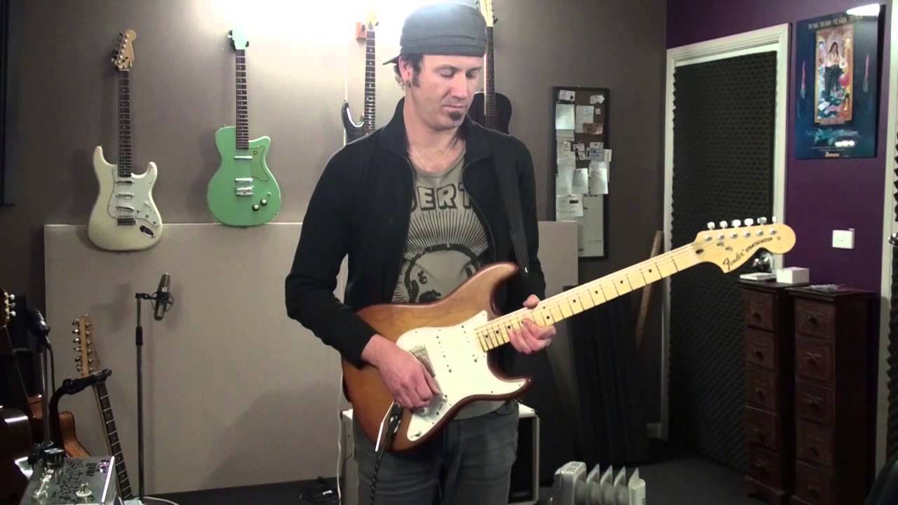 Shred and bend guitar lesson in E Dorian - YouTube