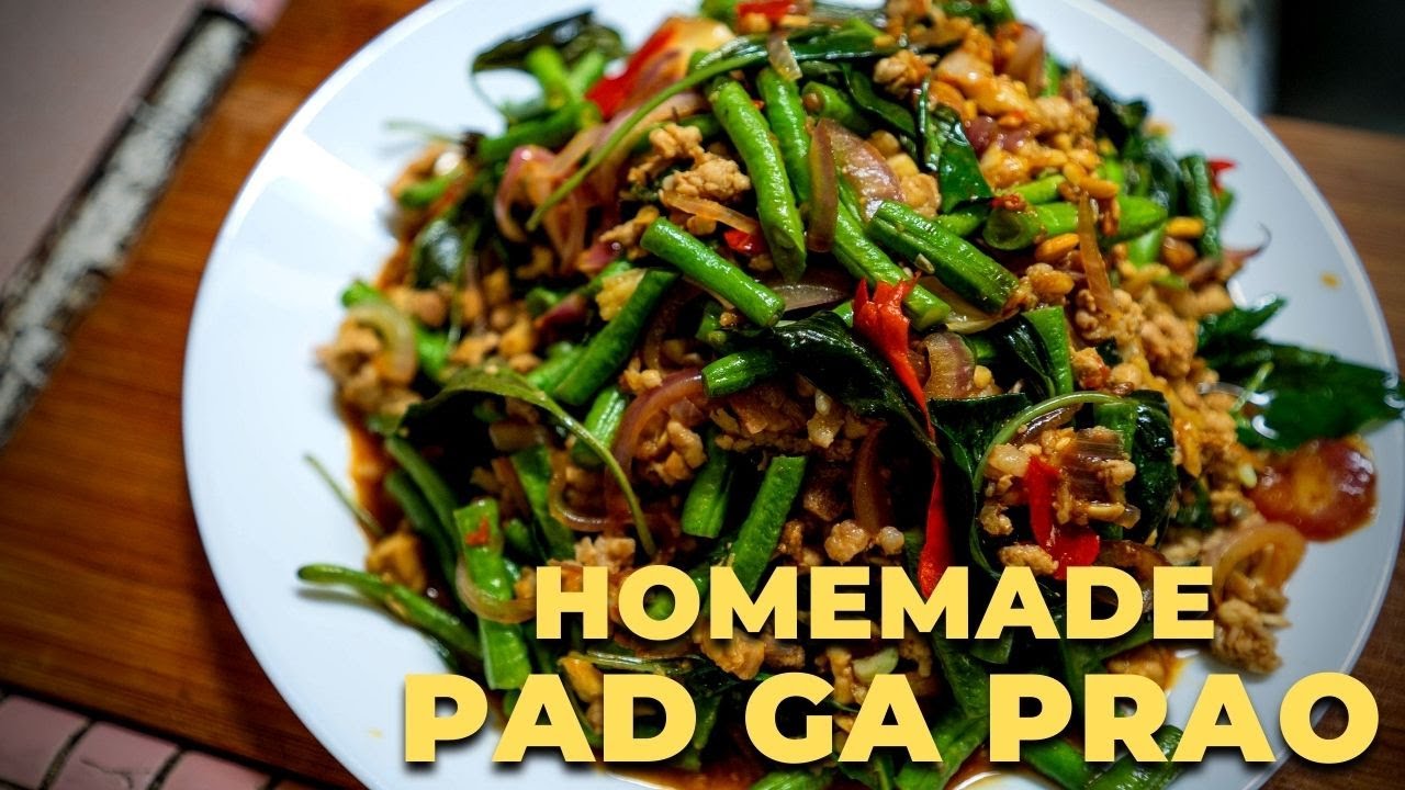 Pad Ga Prao/Pad Kra Pao; Stir Fried Minced Meat with Holy/Thai Basil ...