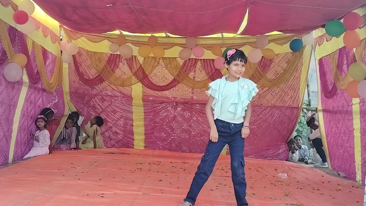 gullak for ke... गुल्लक फोर के.. child stage dance... - YouTube