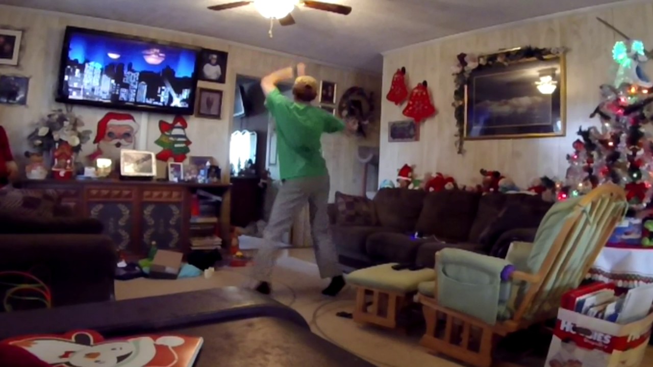 AirsoftAls computer gets back at him for calling it "craptop" - YouTube