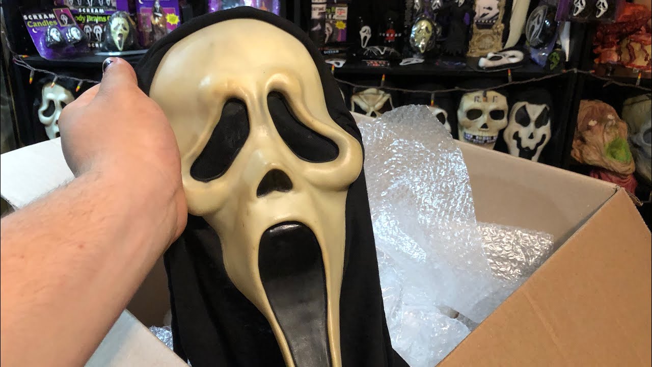 Unboxing Fantastic Faces Mask & other Vintage Scream Merchandise - YouTube