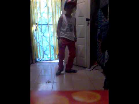 bailando mueve el toto