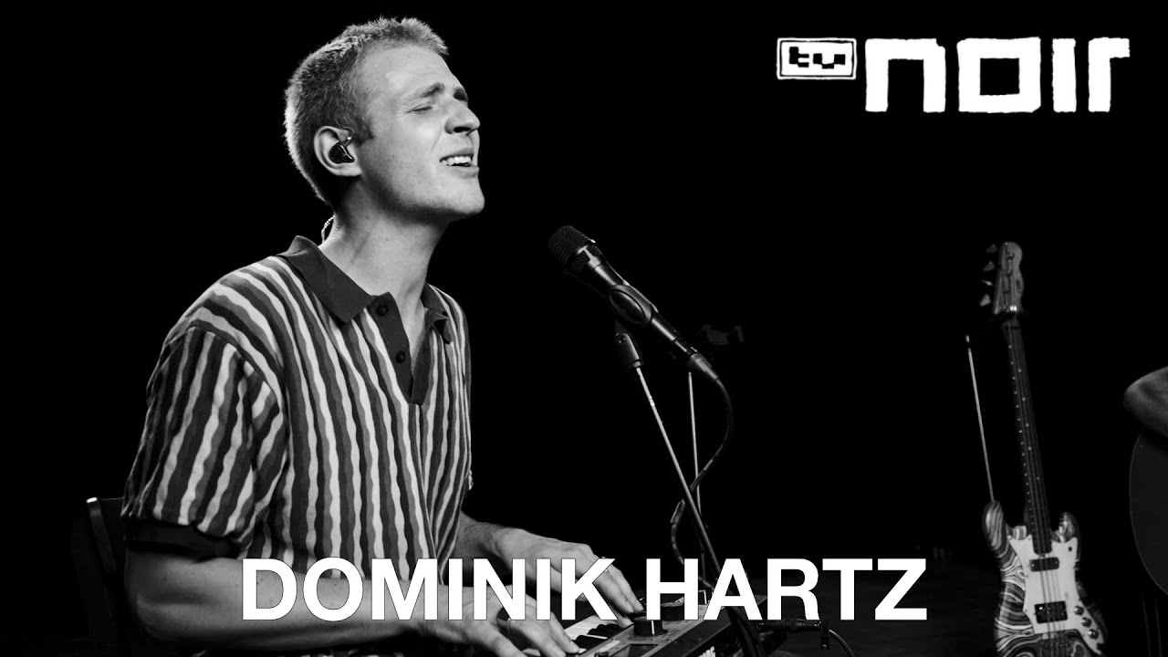 Dominik Hartz – 3 buchstaben (live im TV Noir Hauptquartier) - YouTube