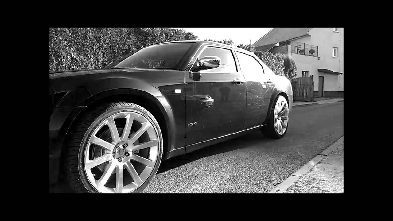 Chrysler 300c 5,7 HEMI with 22" rims - YouTube