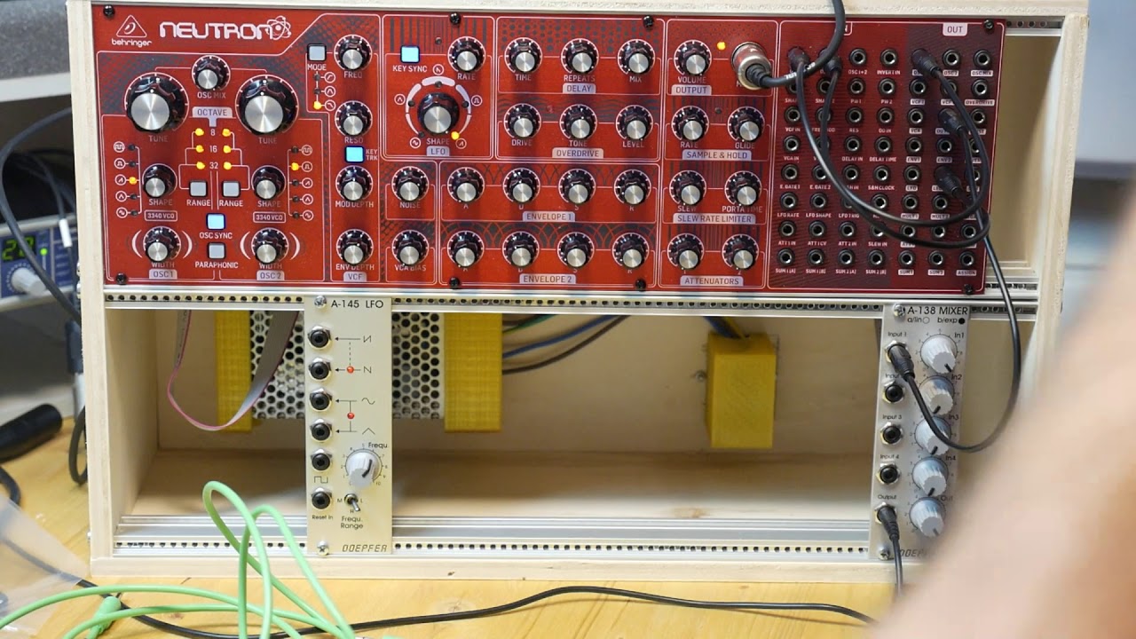 Behringer Neutron - Techno Jam - YouTube