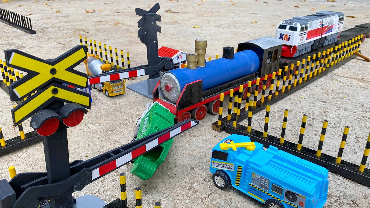 Kereta Api Kayu CC206 Cc201 Dan Cc203 Berkumpul Di Wesel - Review ...