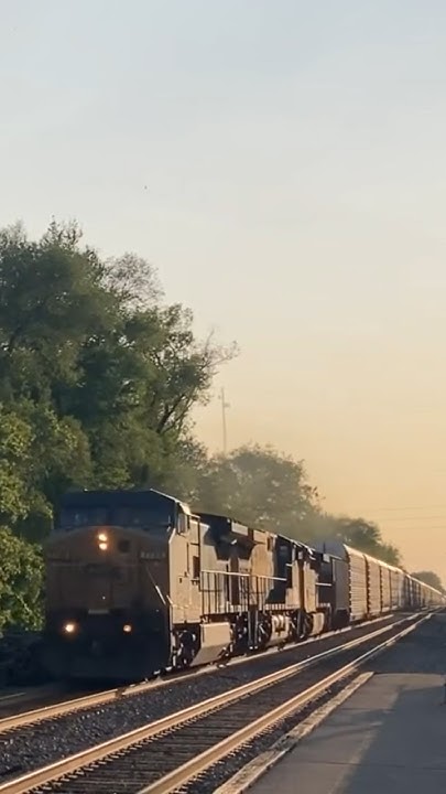 CSX 7786 leading X200 in Nappanee Indiana - YouTube