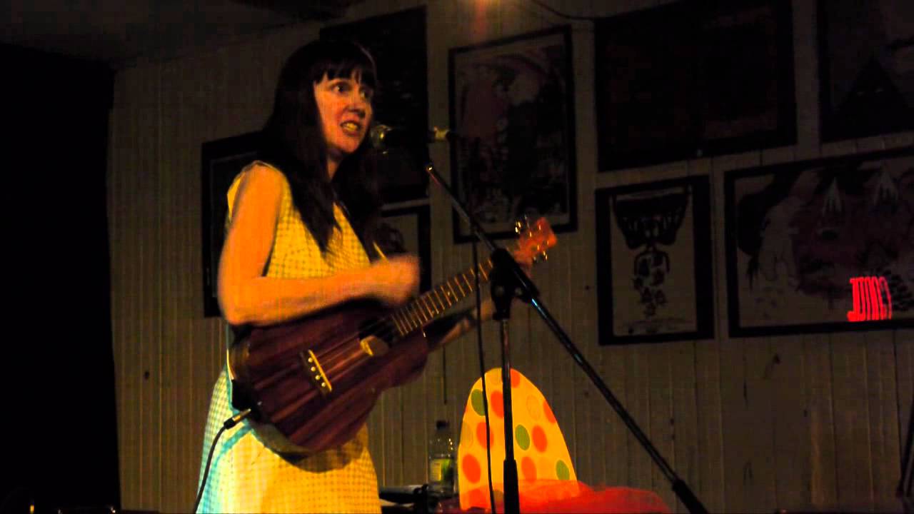 Les Filles de Campagne - Reprise de Krista Muir - YouTube