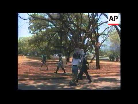 ZIMBABWE: HARARE: RIOT POLICE CLASH WITH TRADE UNION MEMBERS