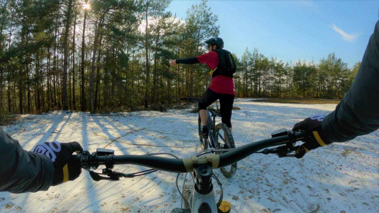 Swinley Forest Red & Blue trails in the snow - YouTube