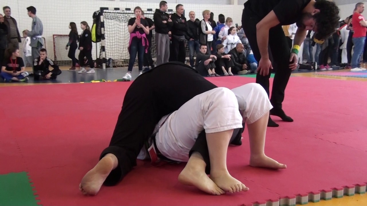 Eva Ilievska - win in final "BJJ Junior 2017" - YouTube