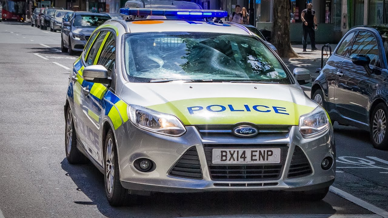 Metropolitan Police IRV responding - YouTube