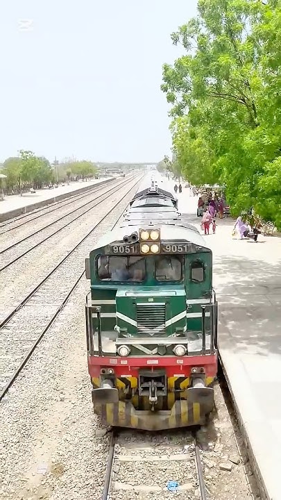 train, gas Cylinder aur kanty #viralvideo #shorts #ytshorts - YouTube