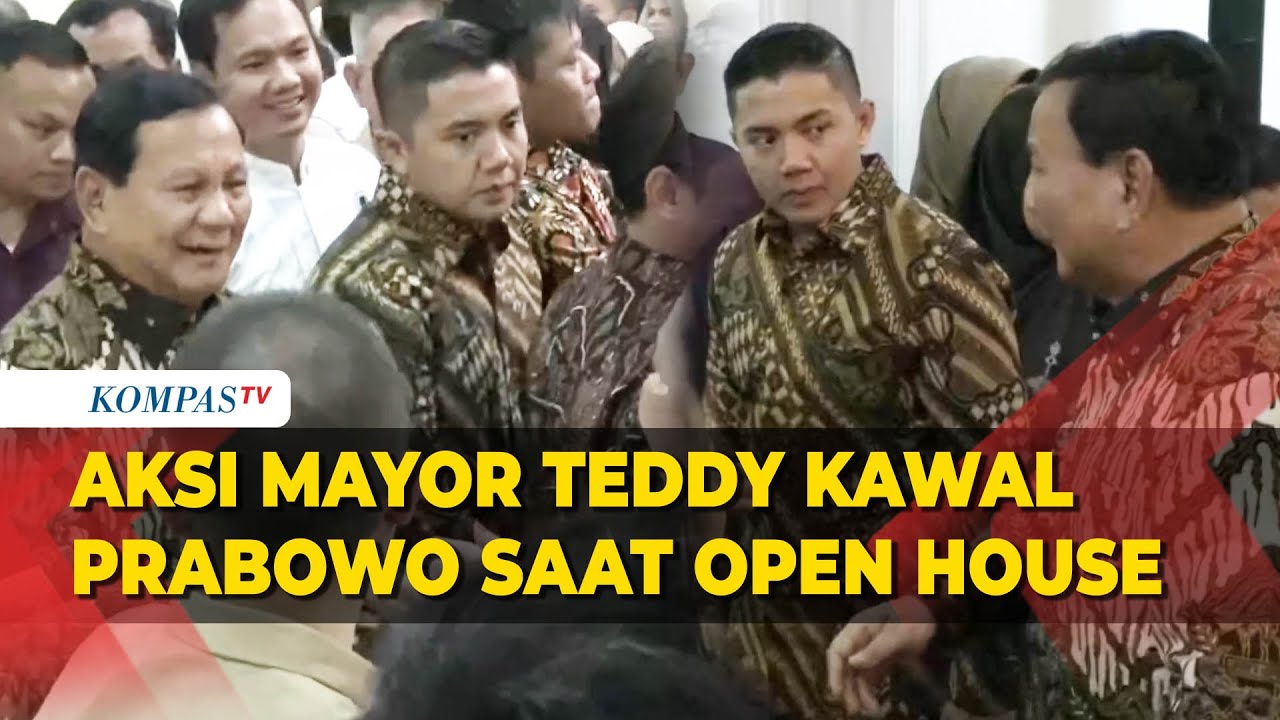Aksi Mayor Teddy Kawal Prabowo saat Hadiri Acara Open House Dasco - YouTube