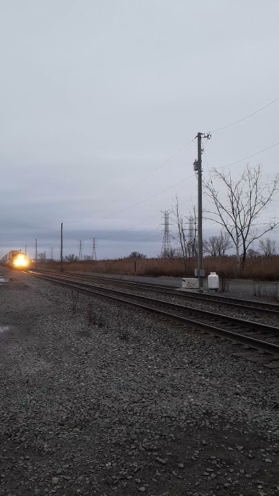 CP SD70ACU leads CSX I047 - YouTube