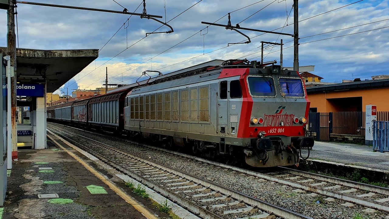 Treno merci con E652 004 Mir "Tigre prototipo" in partenza - YouTube