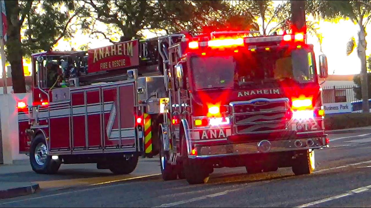 Anaheim Fire & Rescue *NEW* Truck 2 Responding - YouTube
