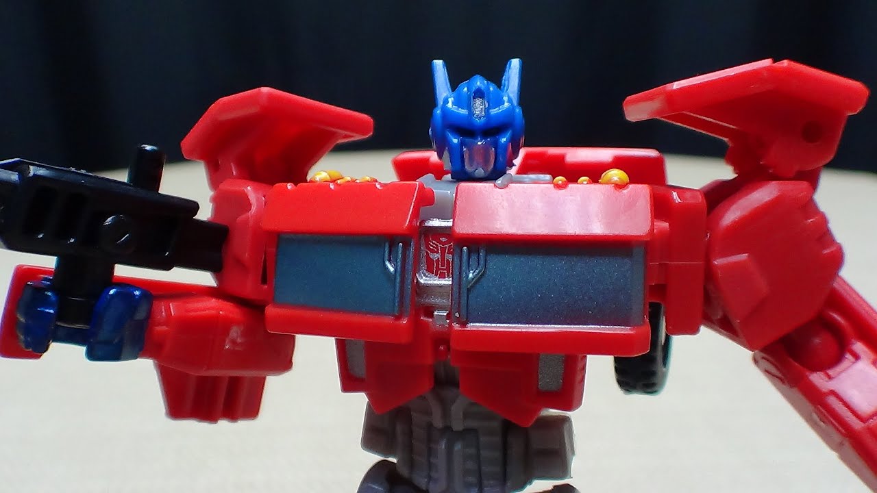 Generations OPTIMUS PRIME w/ ROLLER: EmGo's Transformers Reviews N ...