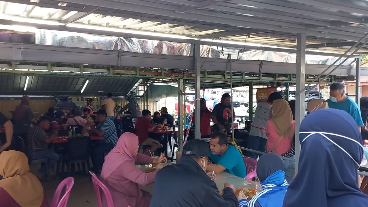 RIDE BERSARAPAN KE MEE BODO MELAKA || TMAX 560 - YouTube