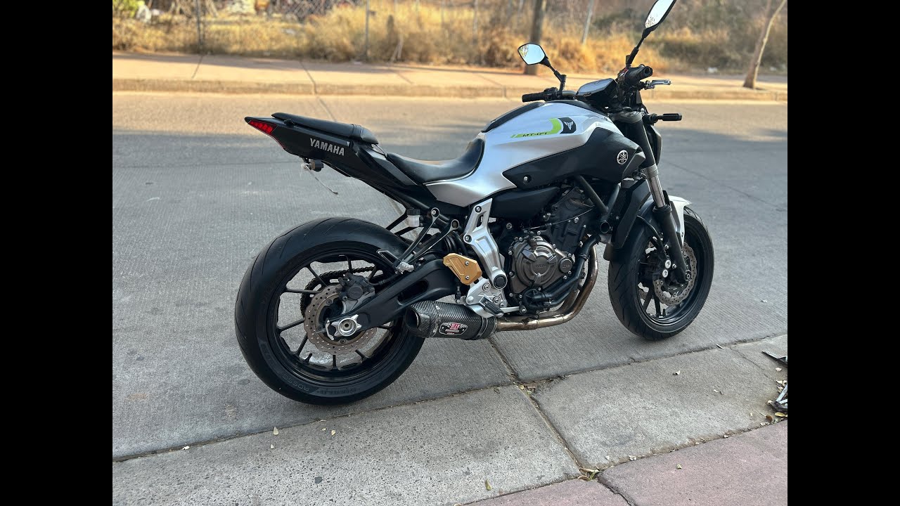 MT07/ Dando una pequeña vuelta relajante en la Yamaha MT07! - YouTube