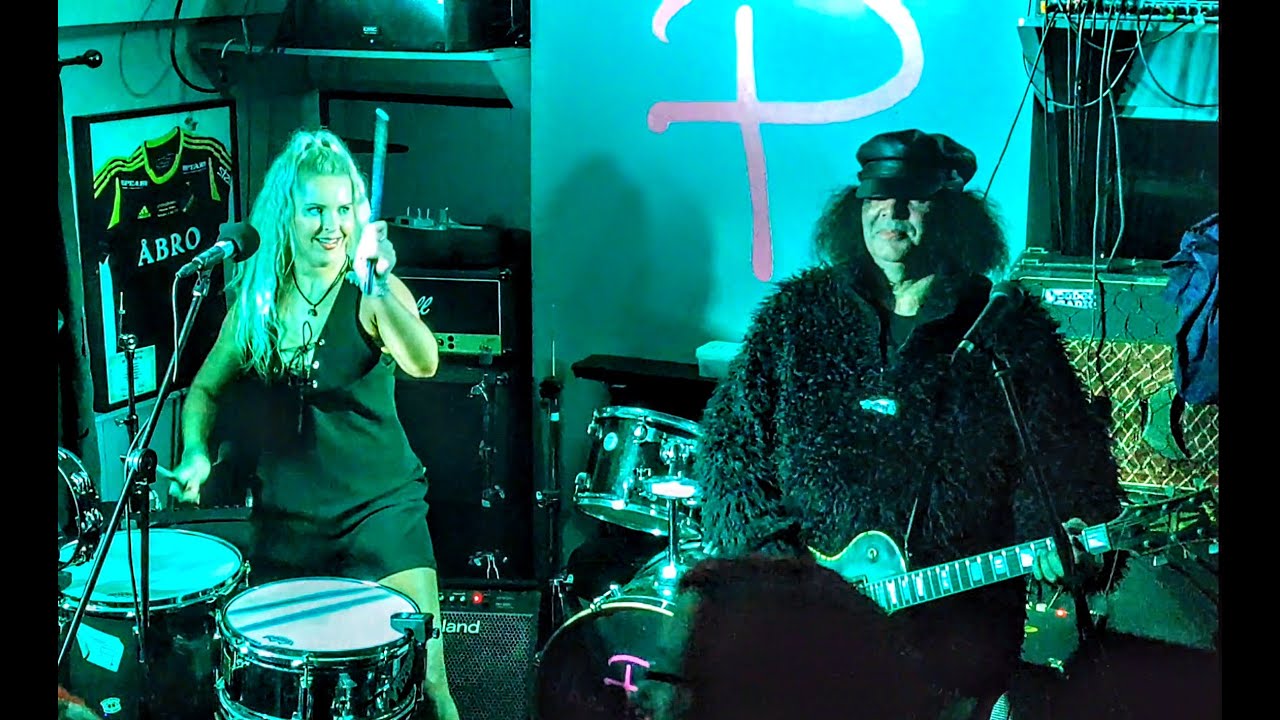 VOODOO RADIO - Turn Off the Light - Live at The Pipeline, Brighton 30 ...