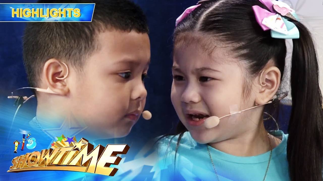 Jaze and Kelsey reenact the scene of Kathryn and Alden in "Hello, Love ...