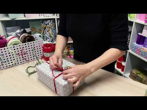 HOW TO WRAP - A RAFFIA BOW - YouTube