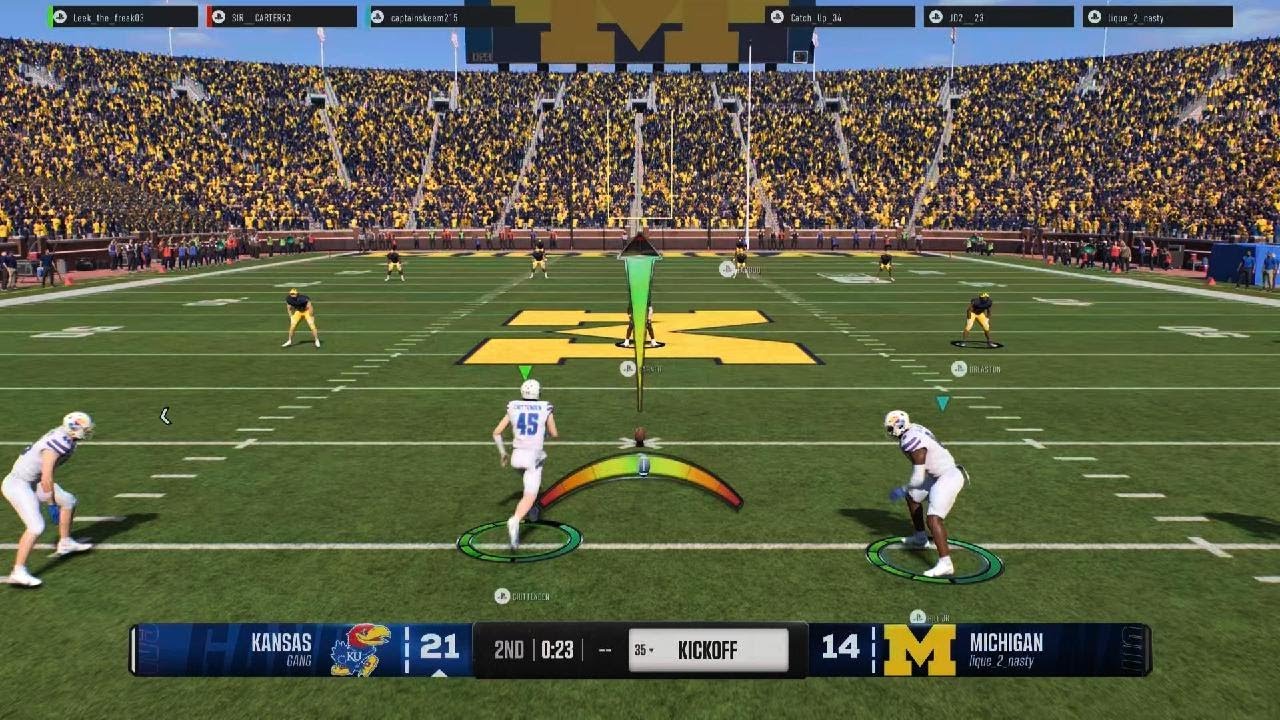 EA SPORTS College Football dub playing qb1 - YouTube