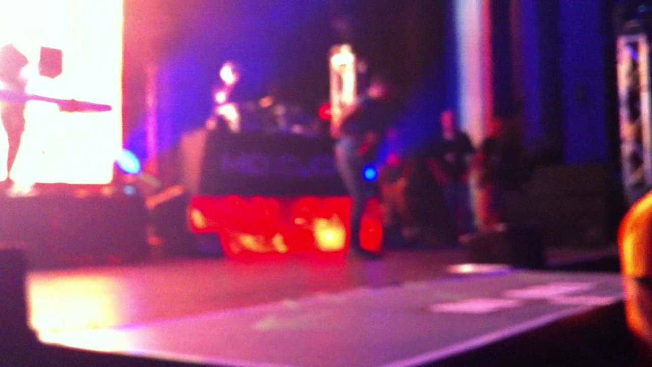 KiD CuDi ft Cage - Maniac LIVE @ Asbury Park, NJ - YouTube