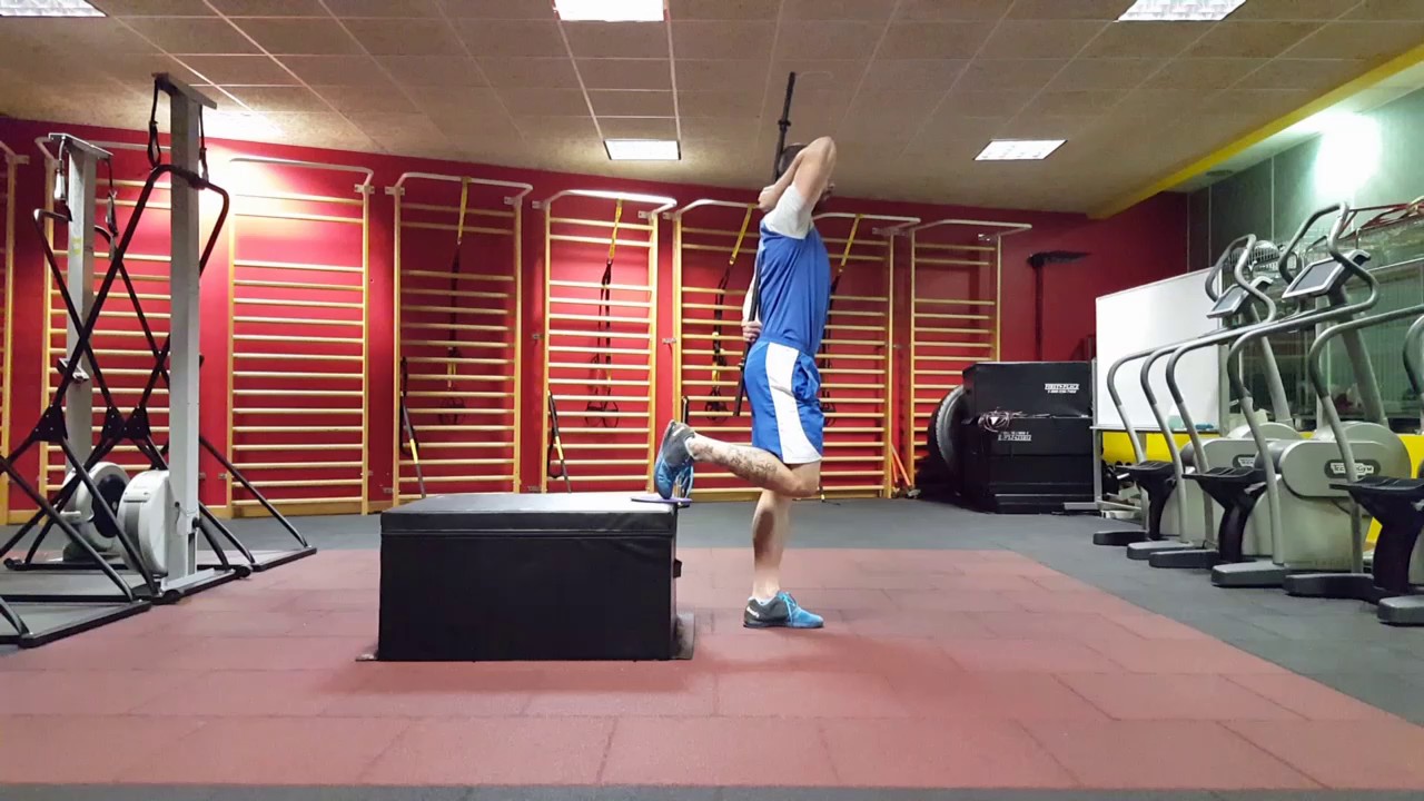 Single Leg Deadlift on plyo box Lukasz Lojas - YouTube