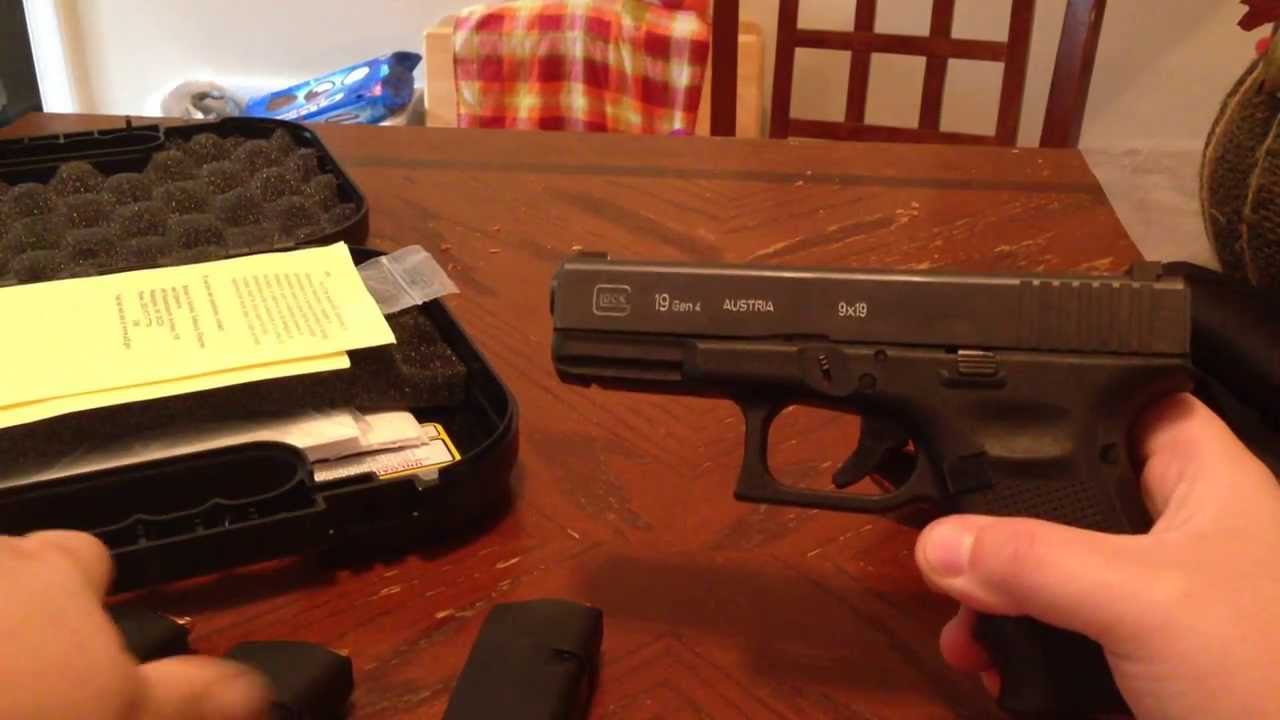 Glock 19 Gen 4 table top review - YouTube