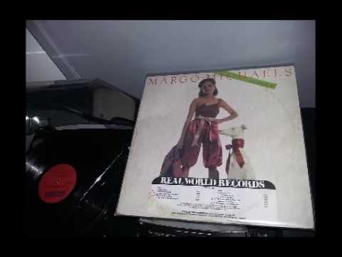 MARGO MICHAELS AND NITELITE - I AIN'T CHANGING ... ♫♪♫♪♫ !!! PEACE ...