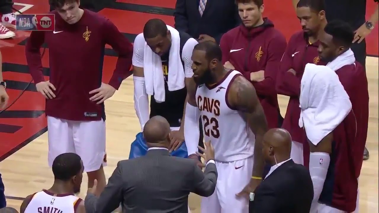 LEBRON JAMES YELLS AT HIS TEAM - YouTube