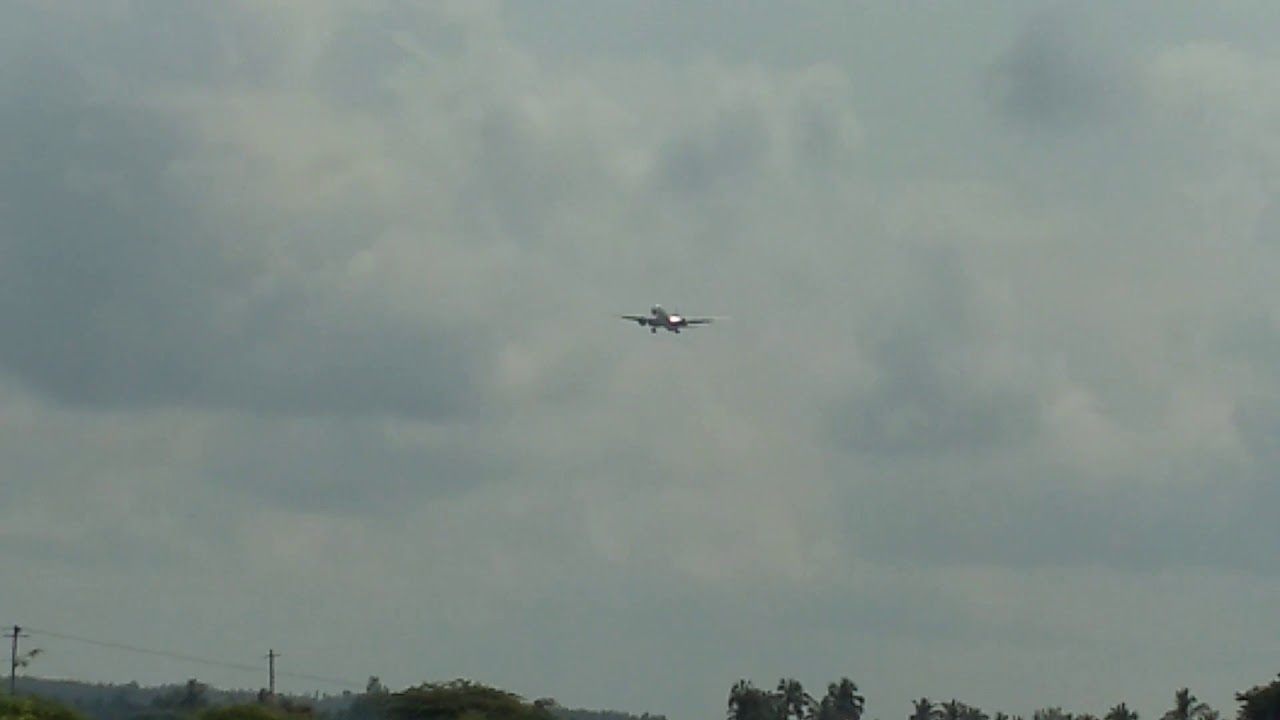 Emirates flight landing at Bangalore international airport(bial) - YouTube
