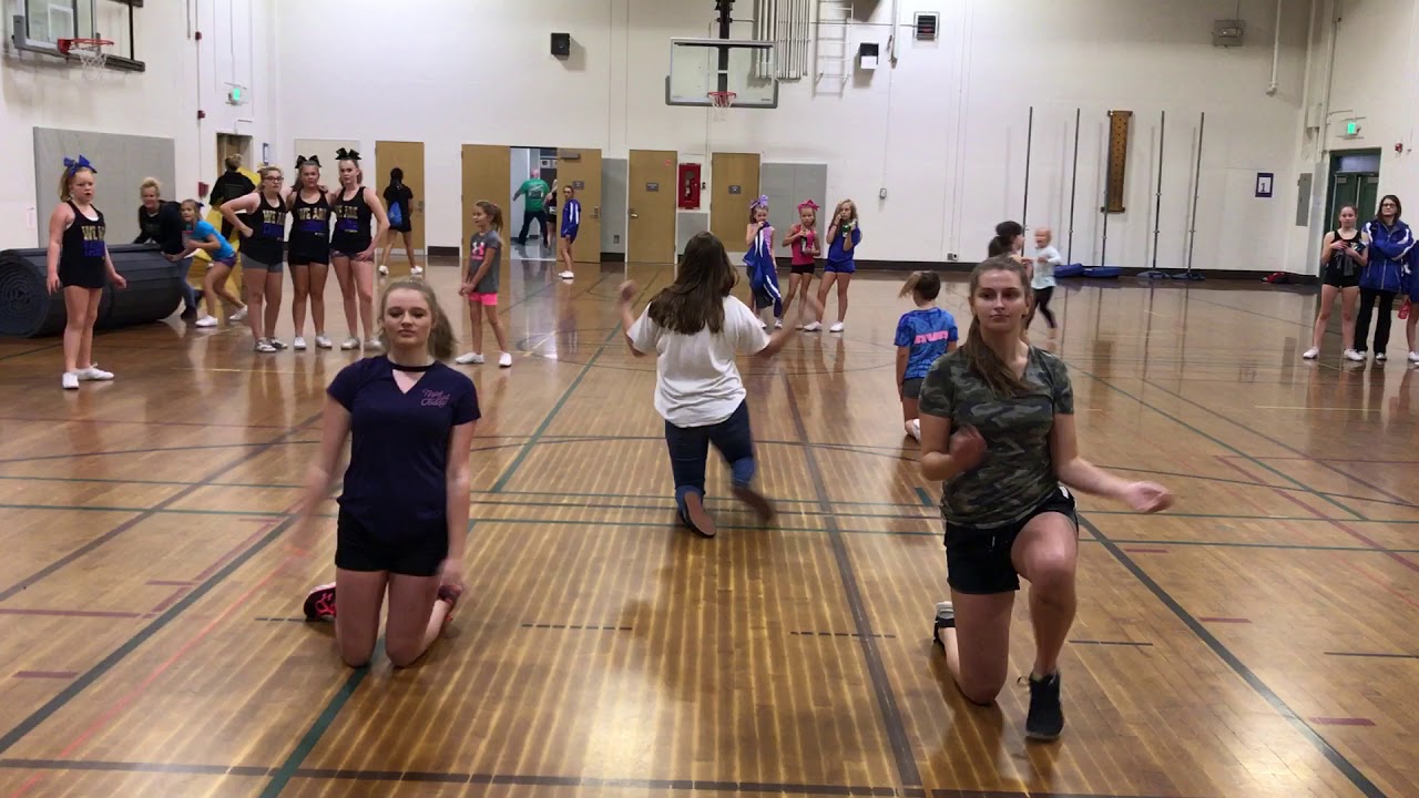Junior bears cheer dance 2017 (get low) - YouTube