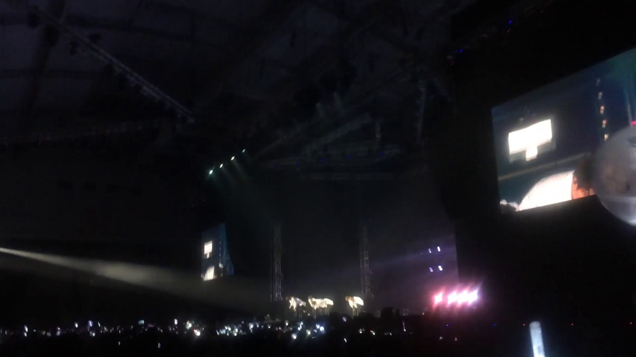 [FANCAM] Dope WINGS TOUR IN JAKARTA - YouTube