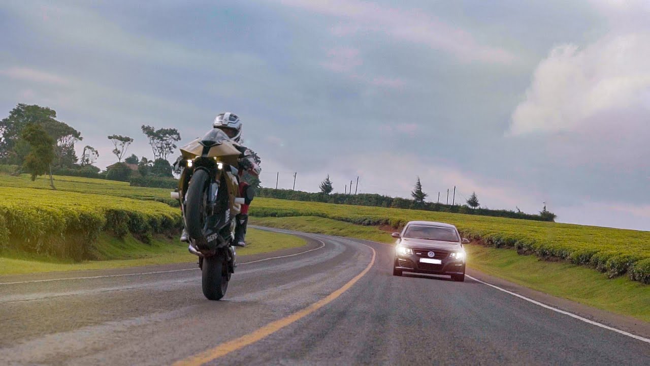 BMW S1000RR VS VW R36 - YouTube