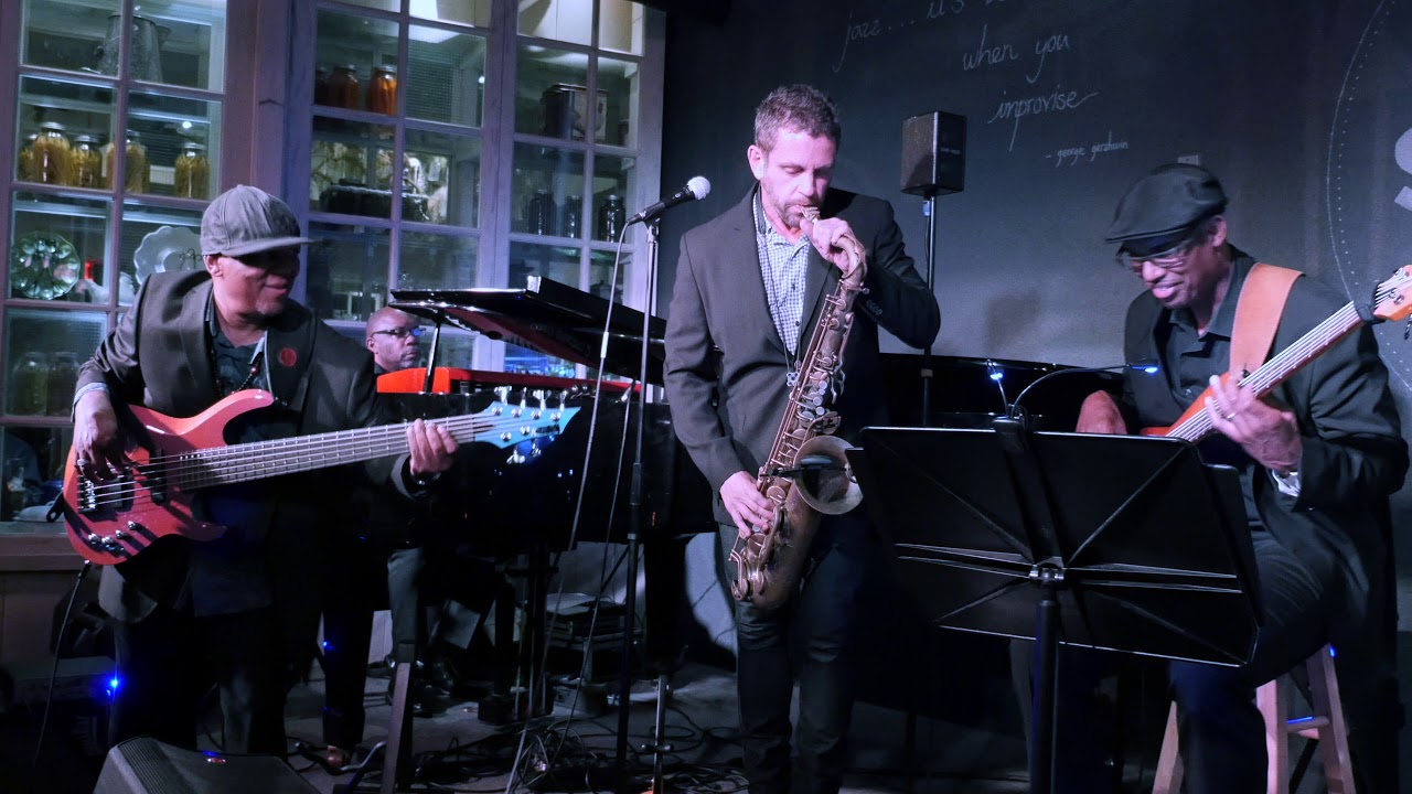 Andy Snitzer performing "Tune 88" - YouTube