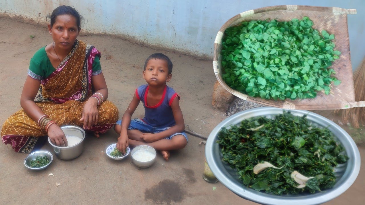 Sunsuniya Saag Recipe | Tribal Woman Cooking And Eating | Green leaves ...