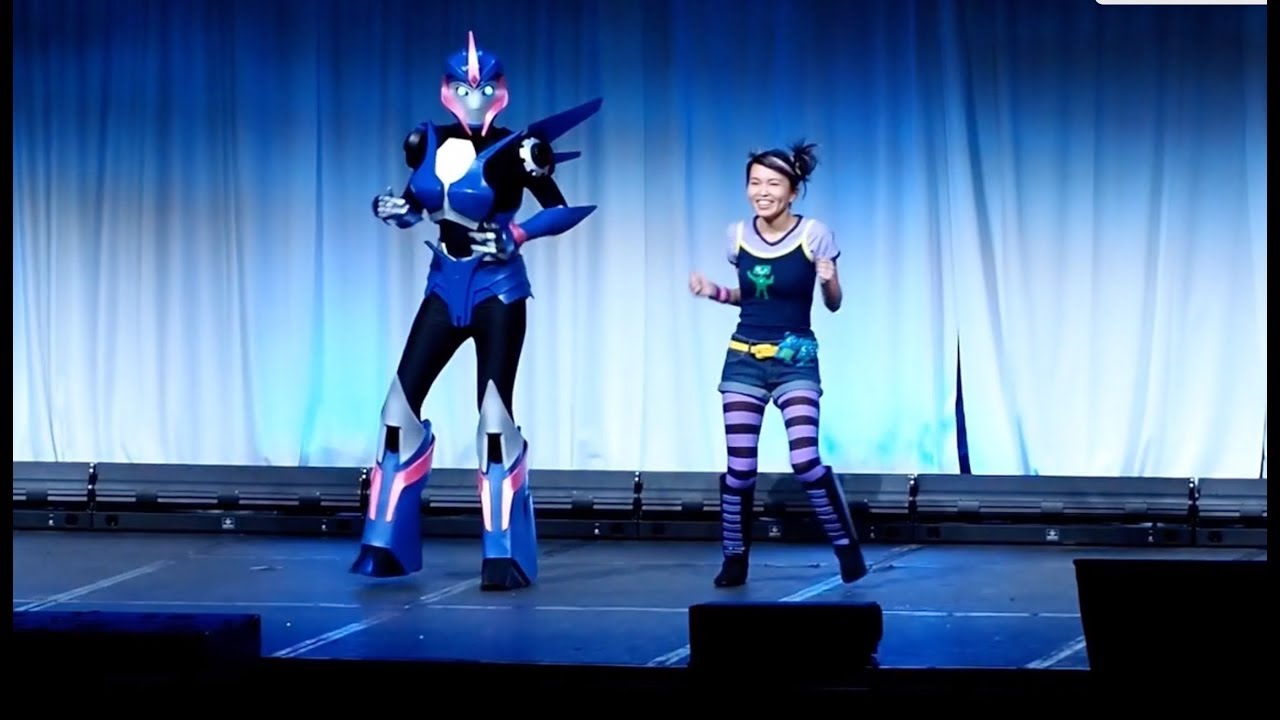Making my Arcee cosplay (from Transformers Prime) - YouTube