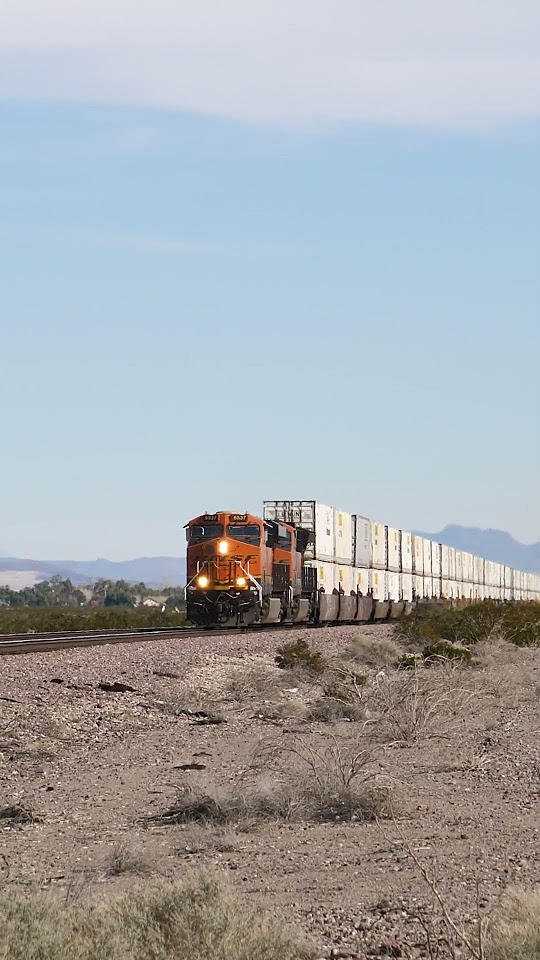BNSF 6537 WB S-FRESCO Fremont, NE to Thenard, CA 2-13-2024 #bnsf #railroad #automobile - YouTube