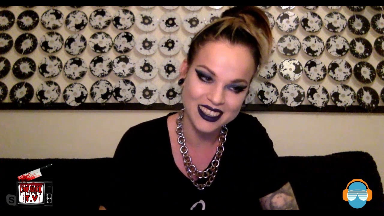 SHAKEY SUE from The HELLFREAKS tells the news about the new 2019 song ...