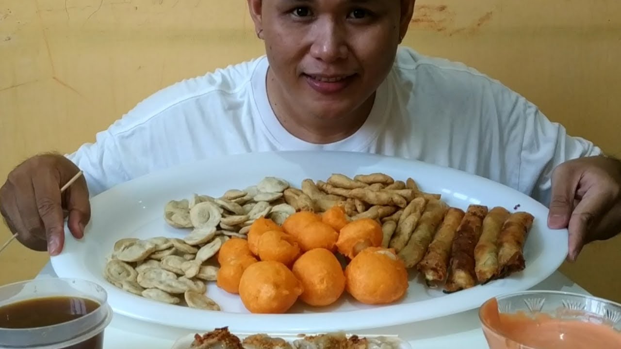 Filipino Street food (Pinoy mukbang) - YouTube